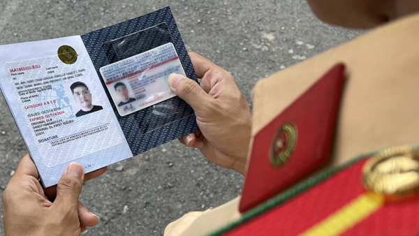 Giấy phép lái xe quốc tế IAA không được sử dụng hợp pháp tại Việt Nam ...