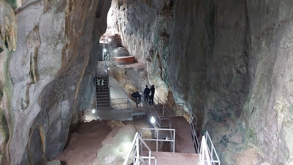 Hang Con Moong - "Pho sử sống" về nơi cư trú của người tiền sử - Báo ...