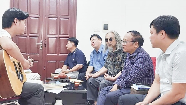 Tính hào phóng của nhà thơ Trần Đăng Khoa - Báo Công an Nhân dân điện tử