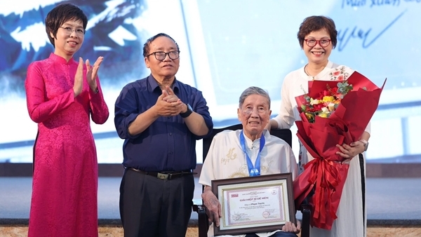 Giải thưởng Thiếu nhi Dế Mèn lần 6 - 2025: Sôi động không khí sáng tạo ...