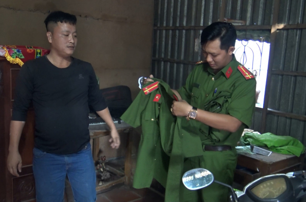 Tàng Trữ Trái Phép Trang Phục Cand Báo Công An Nhân Dân điện Tử 