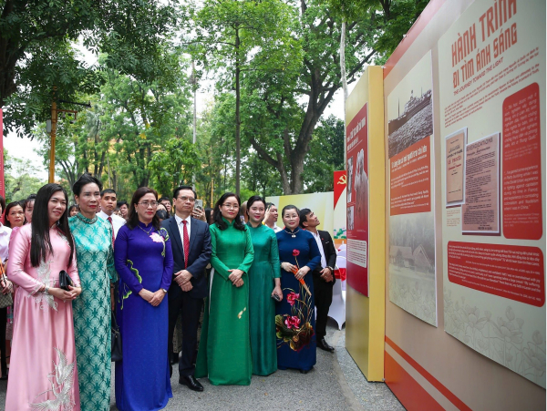 Chuỗi hoạt động đặc biệt kỷ niệm 135 năm ngày sinh nhật Bác trong Khu Di tích Chủ tịch Hồ Chí ...