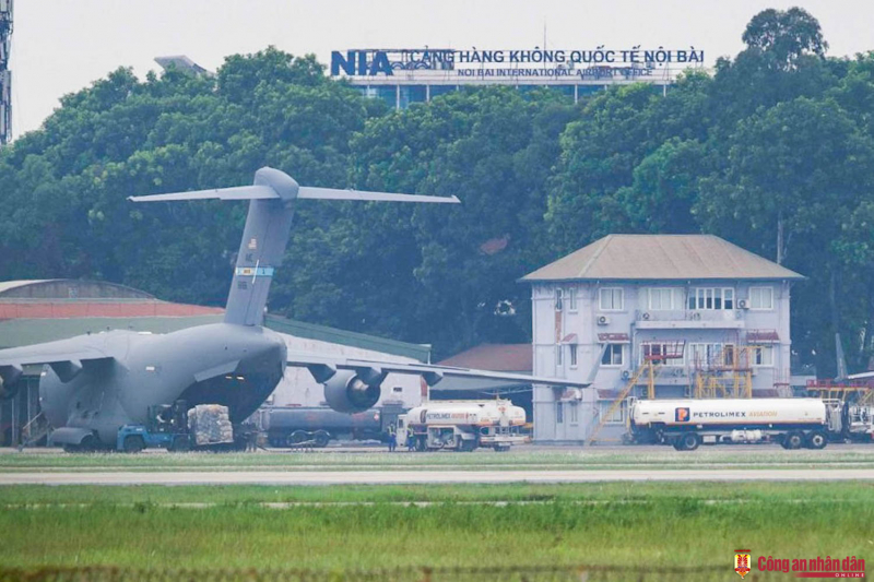 Vận tải cơ C-17 của Mỹ tới Hà Nội - Báo Công an Nhân dân điện tử